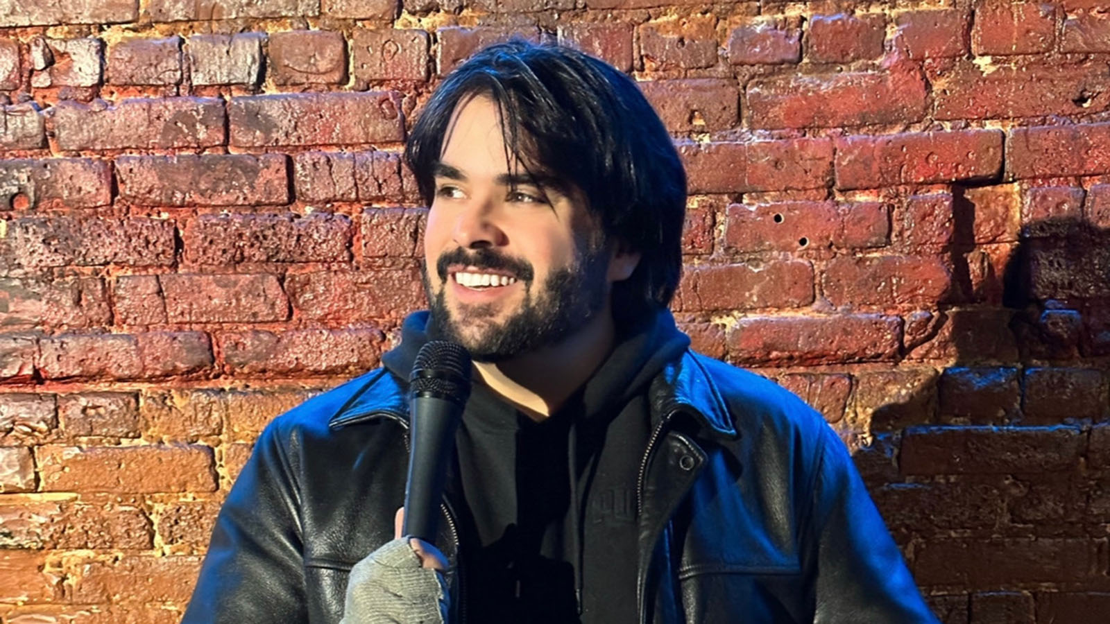 Chris Ferretti - Comedian. Actor. Playwright. Schmuck.